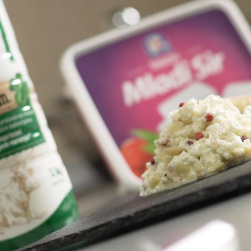 Namaz sa mladim sirom, bademom, medom i crvenim biberom - MyTastyPot ...