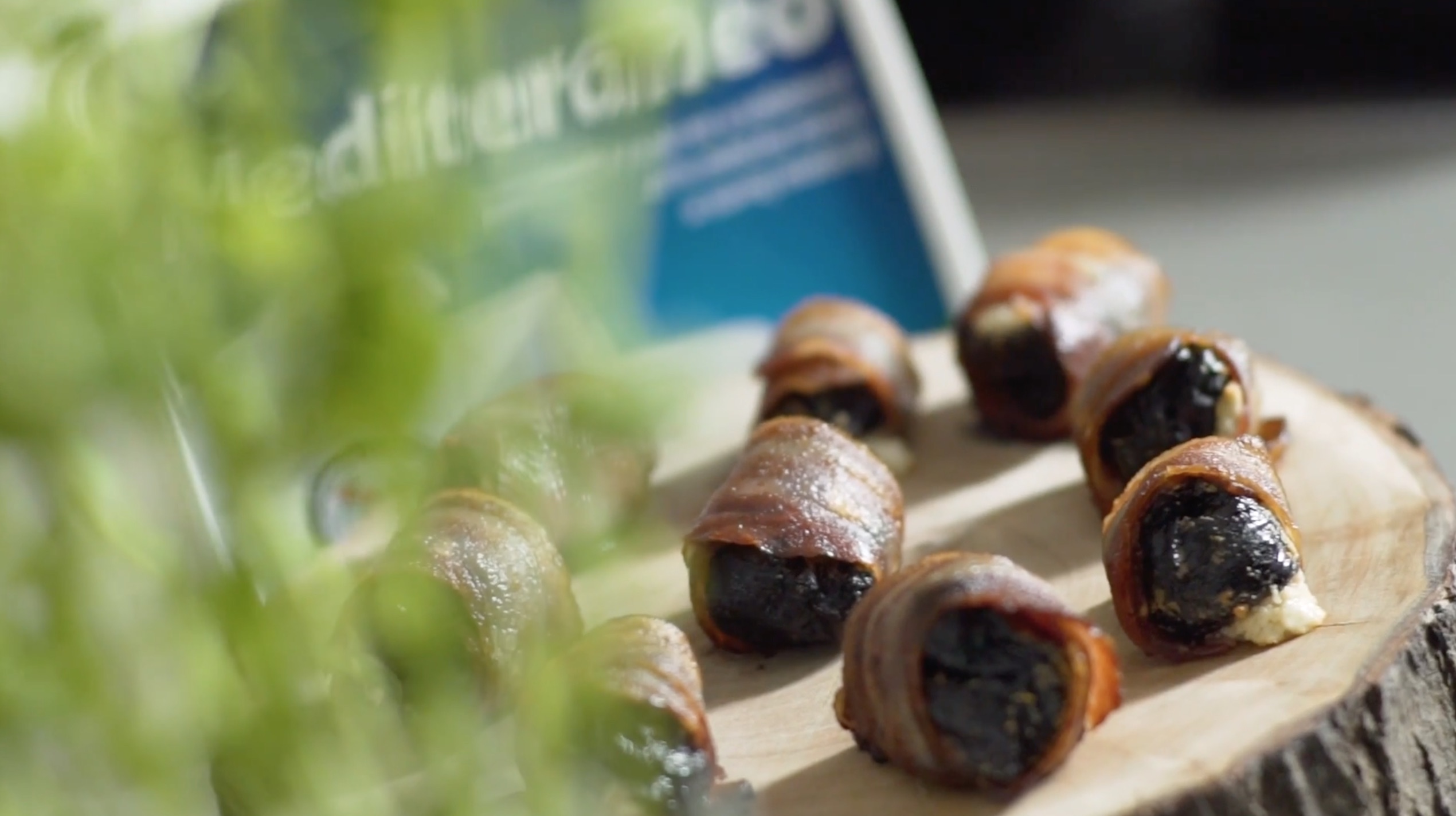 Rolovane suve šljive punjene Mediteraneo sirom - MyTastyPot - Recepti